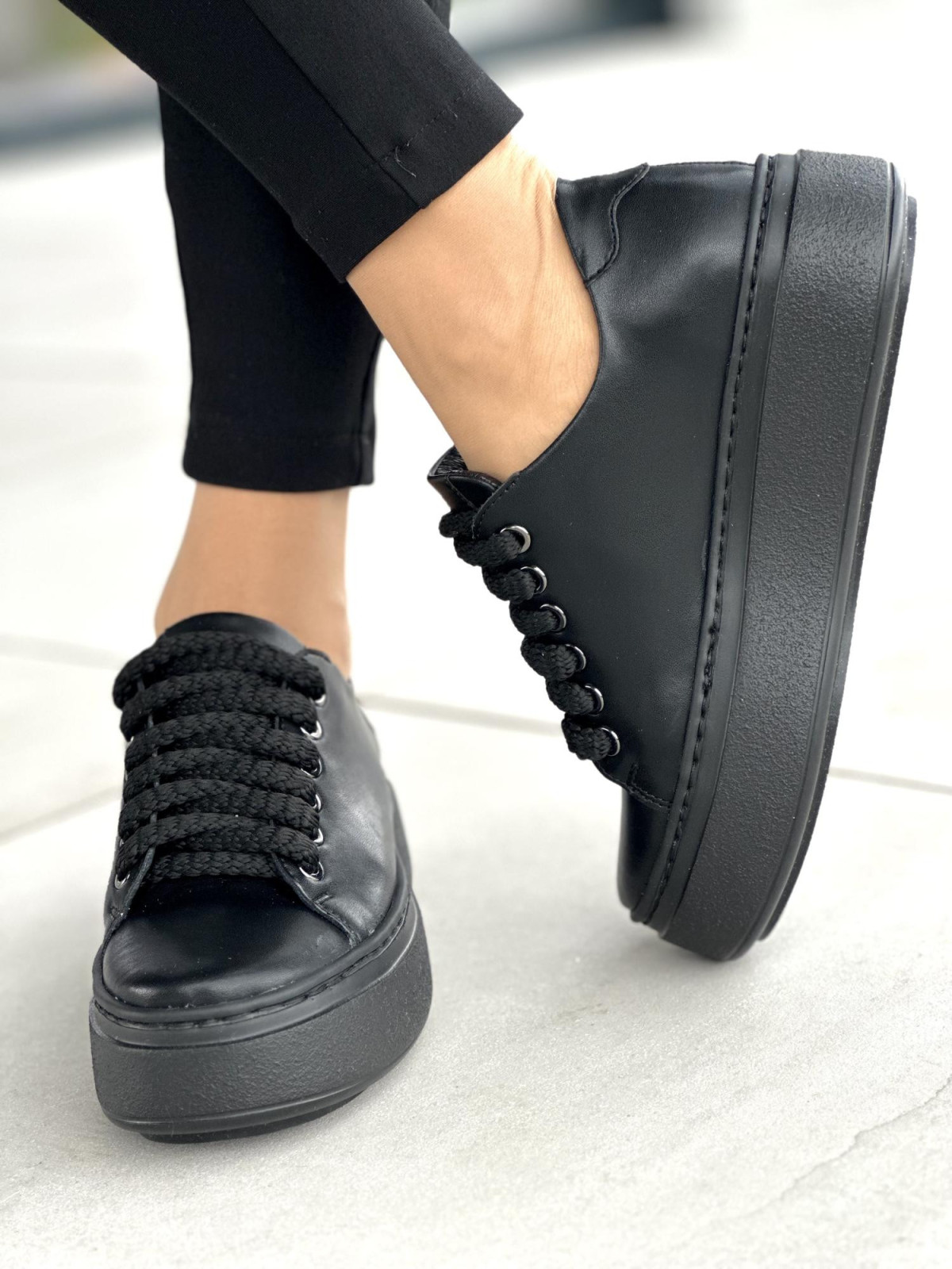 Czarne trampki damskie skórzane